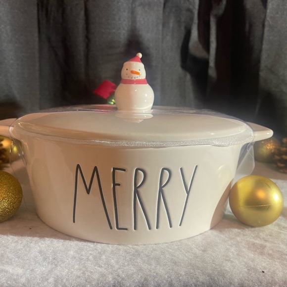 Rae Dunn | Dining | Rae Dunn Merry Cooking Pot With Snowman Lid Topper ...